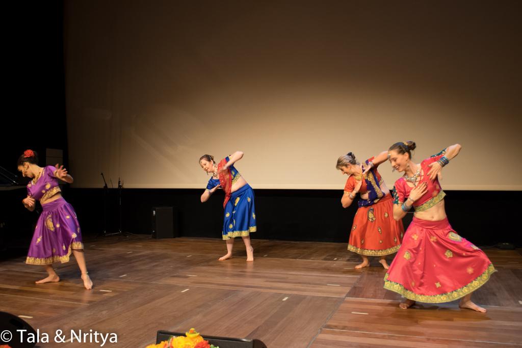 Spectacle de danse indienne - récolte de fonds - Indian Bazaar - Urli ...